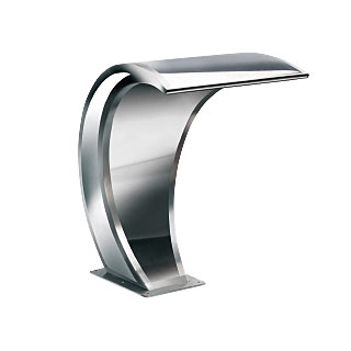 Vattenfall och vattenkanon till pool för lite liv och rörelse