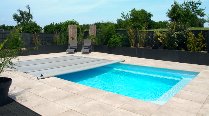 Advantage pool bar cover